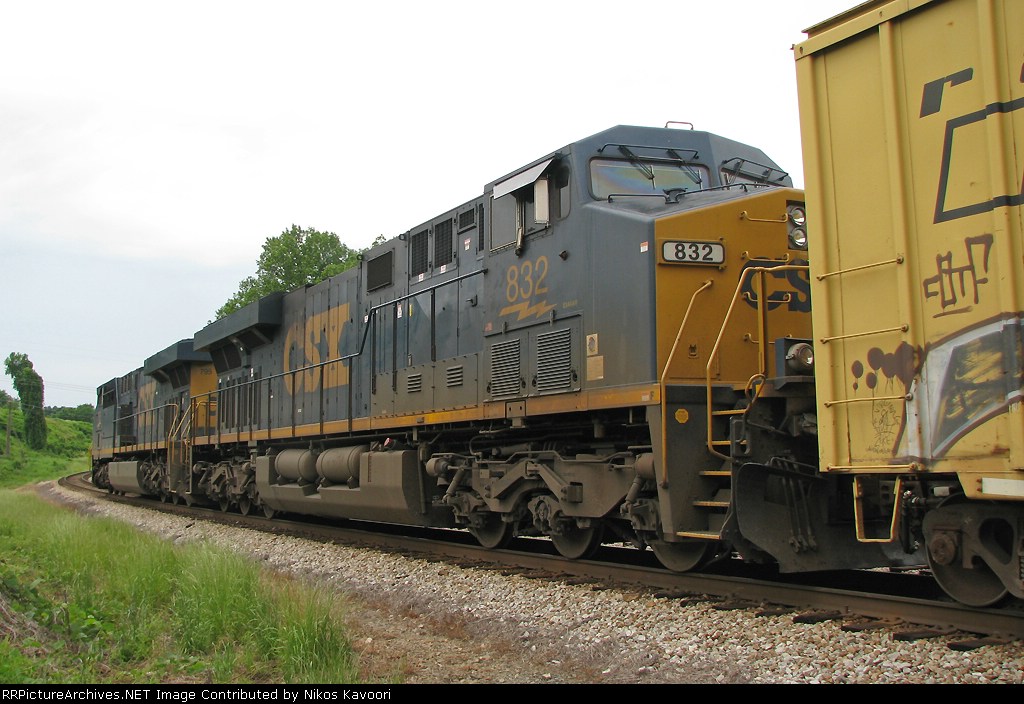 CSX 832